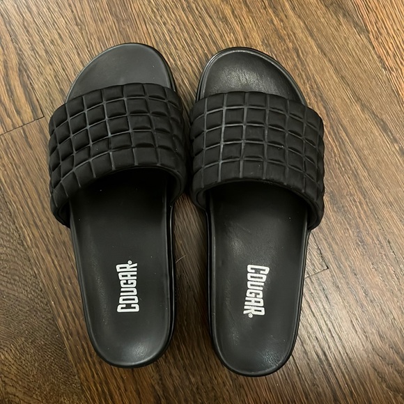 Cougar | Shoes | Nwot Cougar Perla Platform Sawtooth Slide Sandal ...